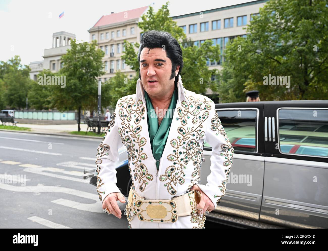 Berlin, Germany. 11th Aug, 2023. Elvis performer Grahame Patrick from ...