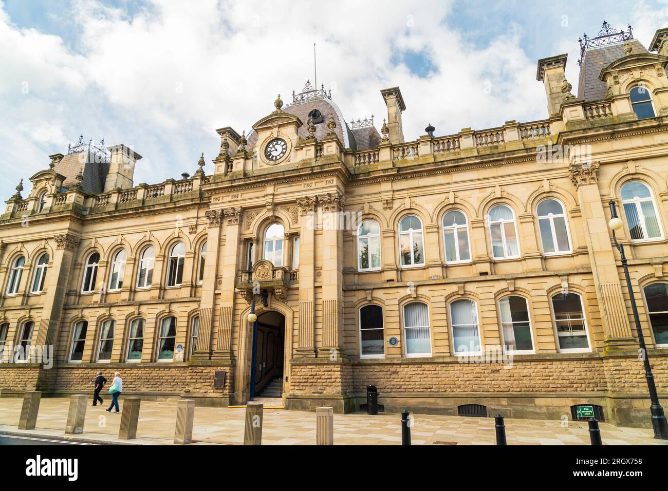 Entrance wolverhampton magistrates court building hi-res stock ...