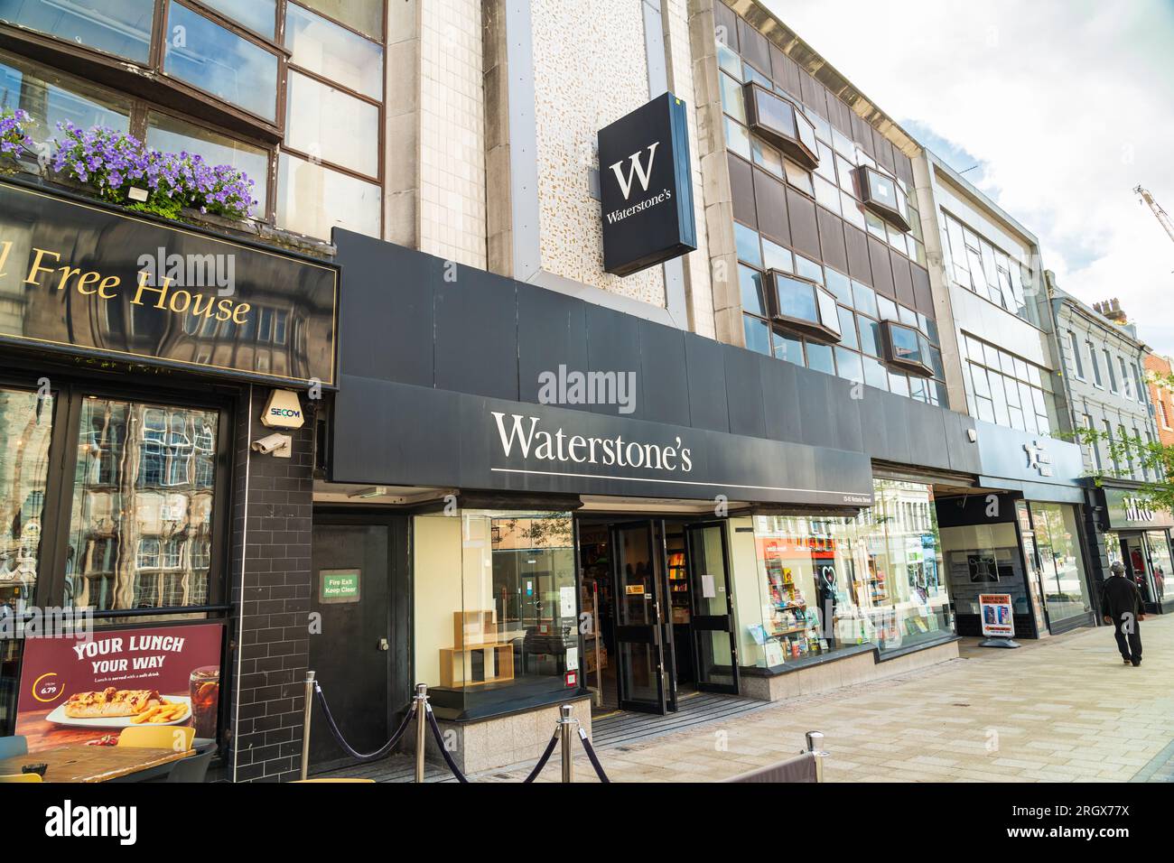 Wolverhampton, UK - August 11 2023: Front Entrance to the Waterstone ...