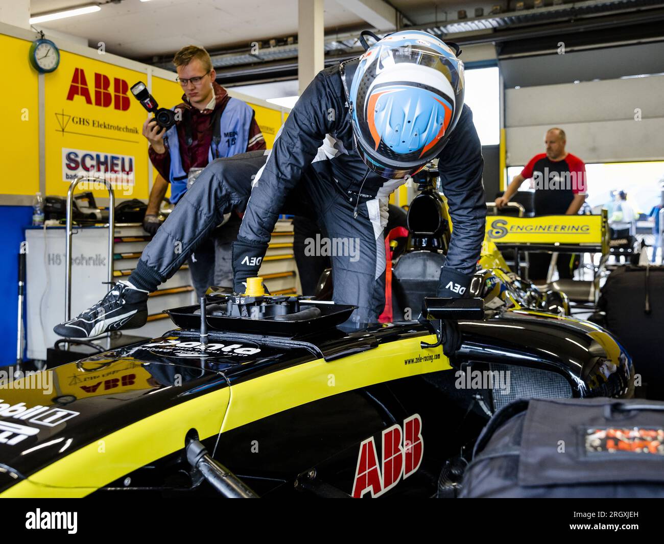 ASSEN - Nyck de Vries gets into a Formula 2 car prior to a show on the ...