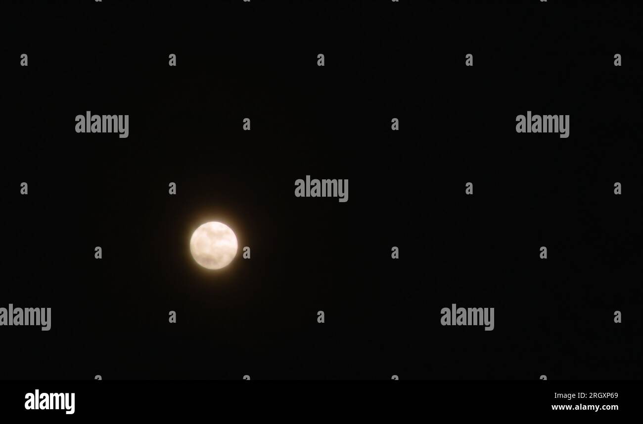 Full moon cover spreading hi-res stock photography and images - Alamy