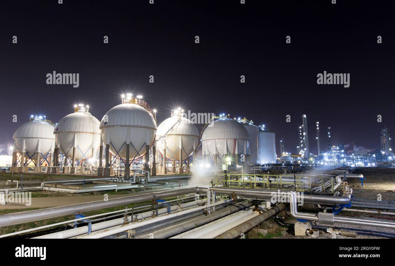 beautiful pictures of a natural gas factory at night and flashing ...