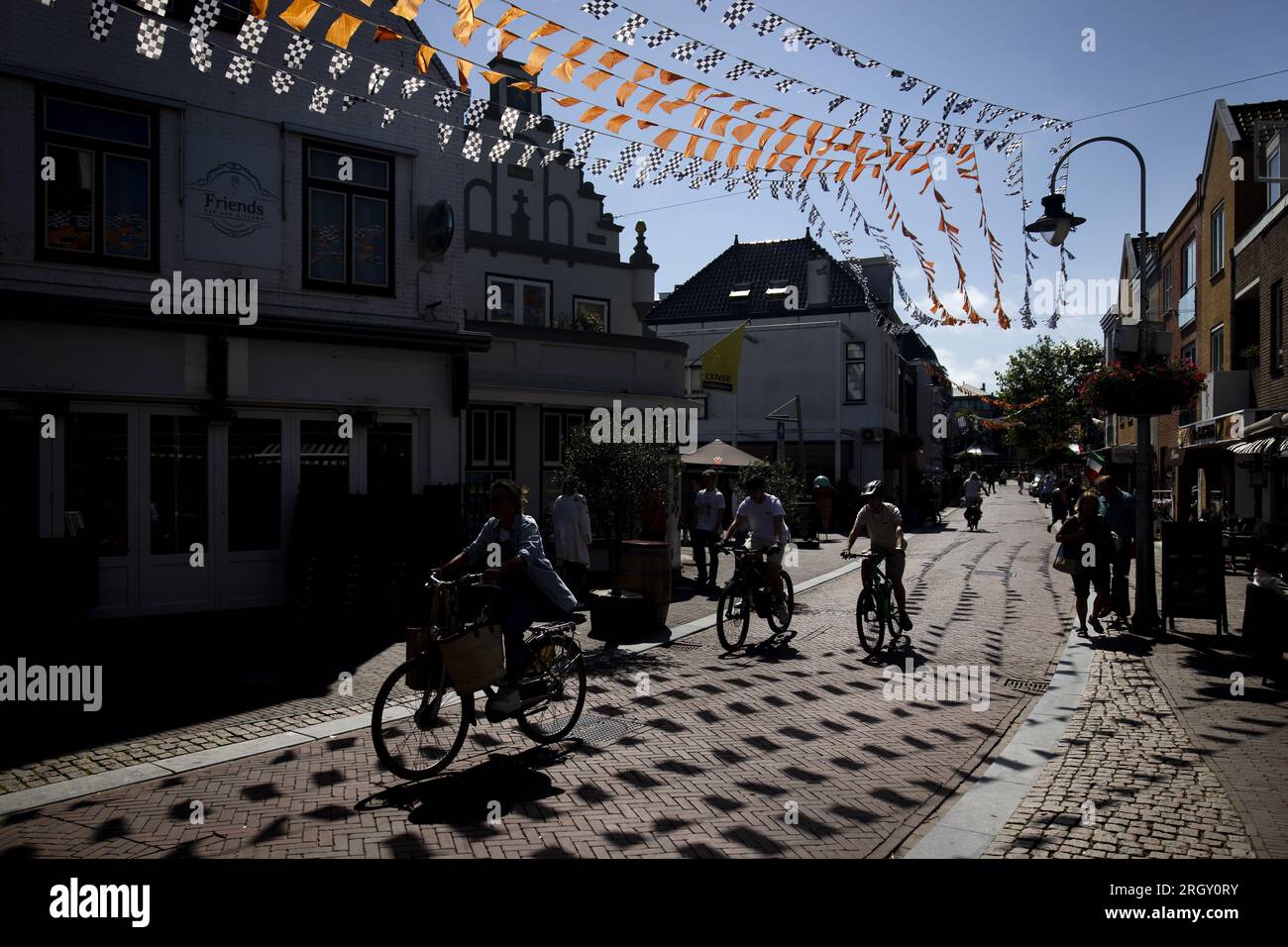 ZANDVOORT - Flags in the center of Zandvoort, in the run-up to the ...