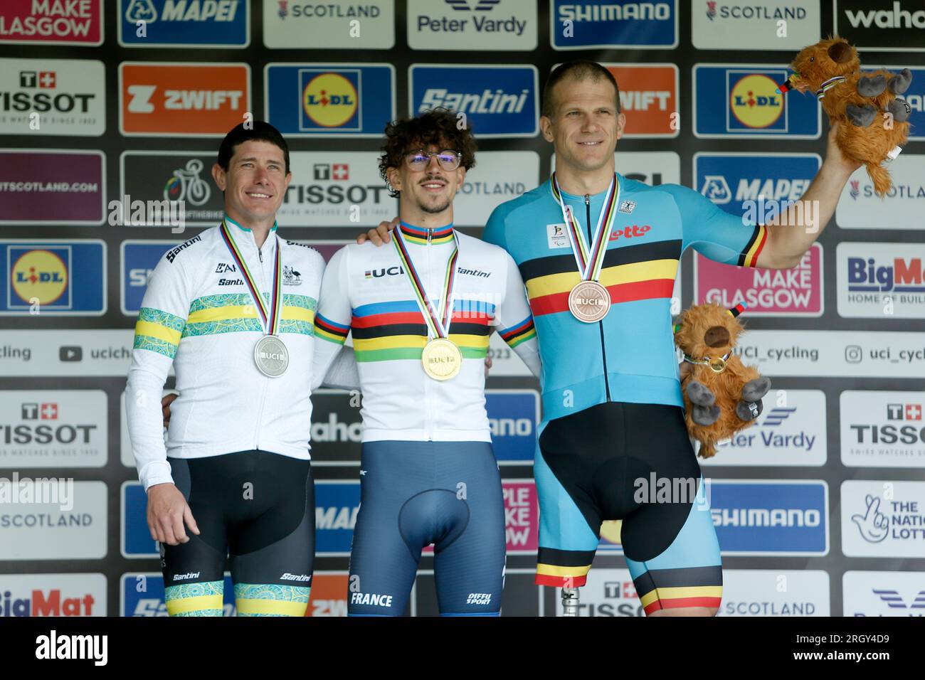 France's Alexandre Leaute (centre) poses with his medal after winning ...