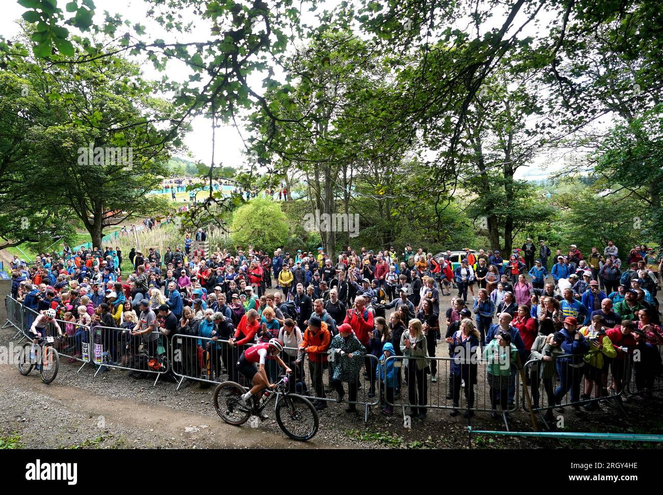 Spectators cheer on Switzerland's Alessandra Keller in the women's ...
