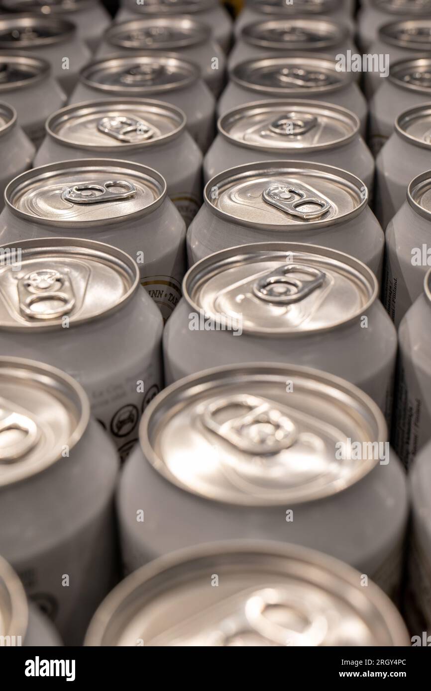 Beer cans supermarket shelf hi-res stock photography and images - Alamy