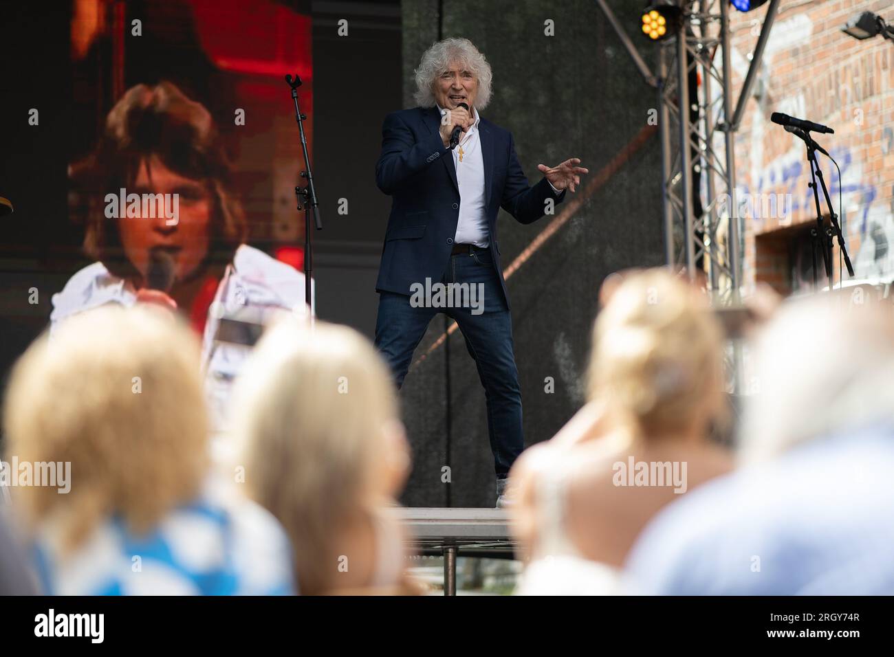 Hildesheim, Germany. 12th Aug, 2023. Peter Orloff, pop singer, gives a ...