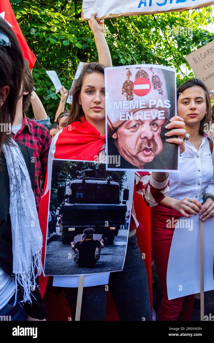 Women erdogan hi-res stock photography and images - Alamy