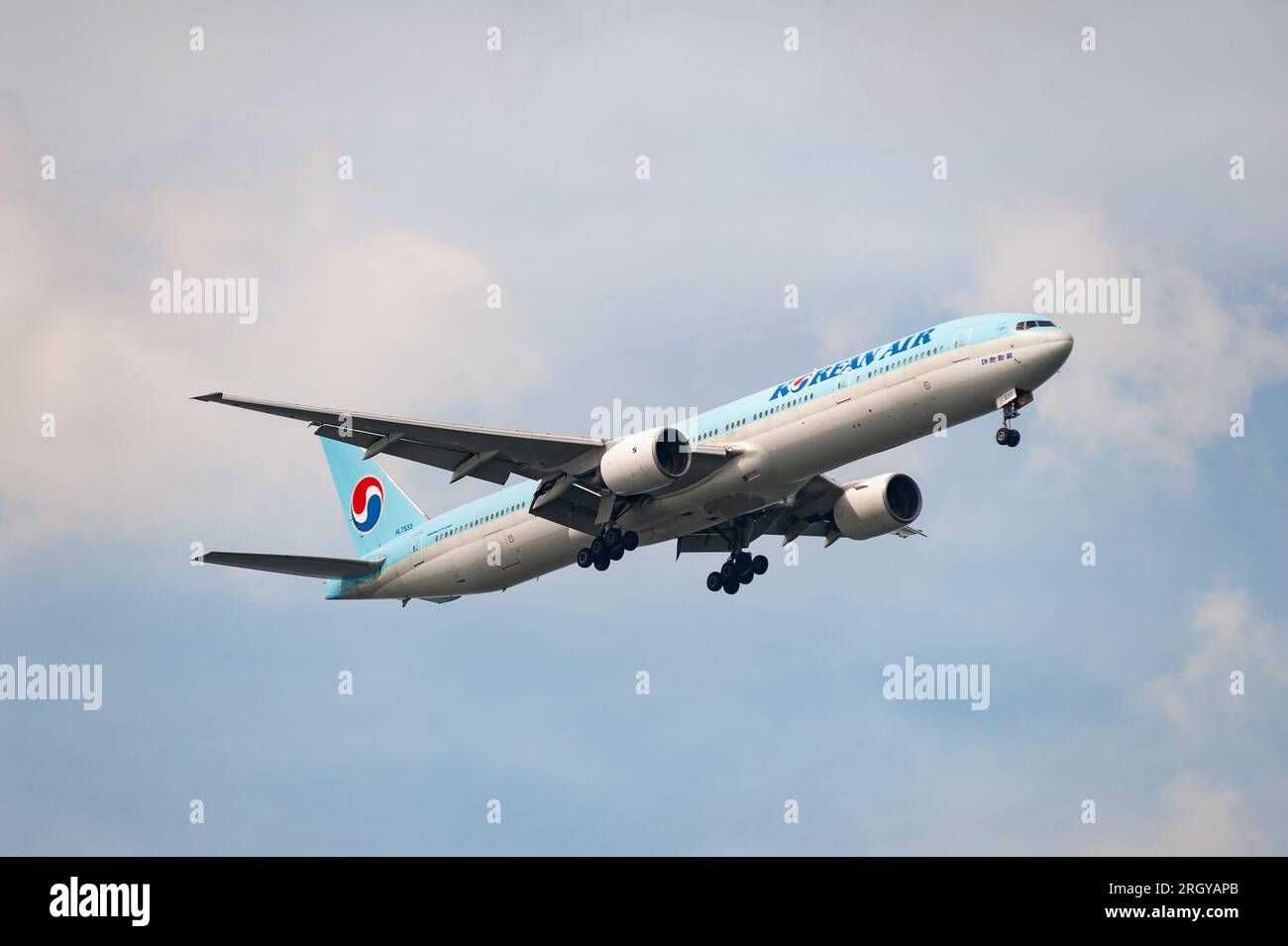 15.07.2023, Singapore, Republic of Singapore, Asia - A Korean Air ...
