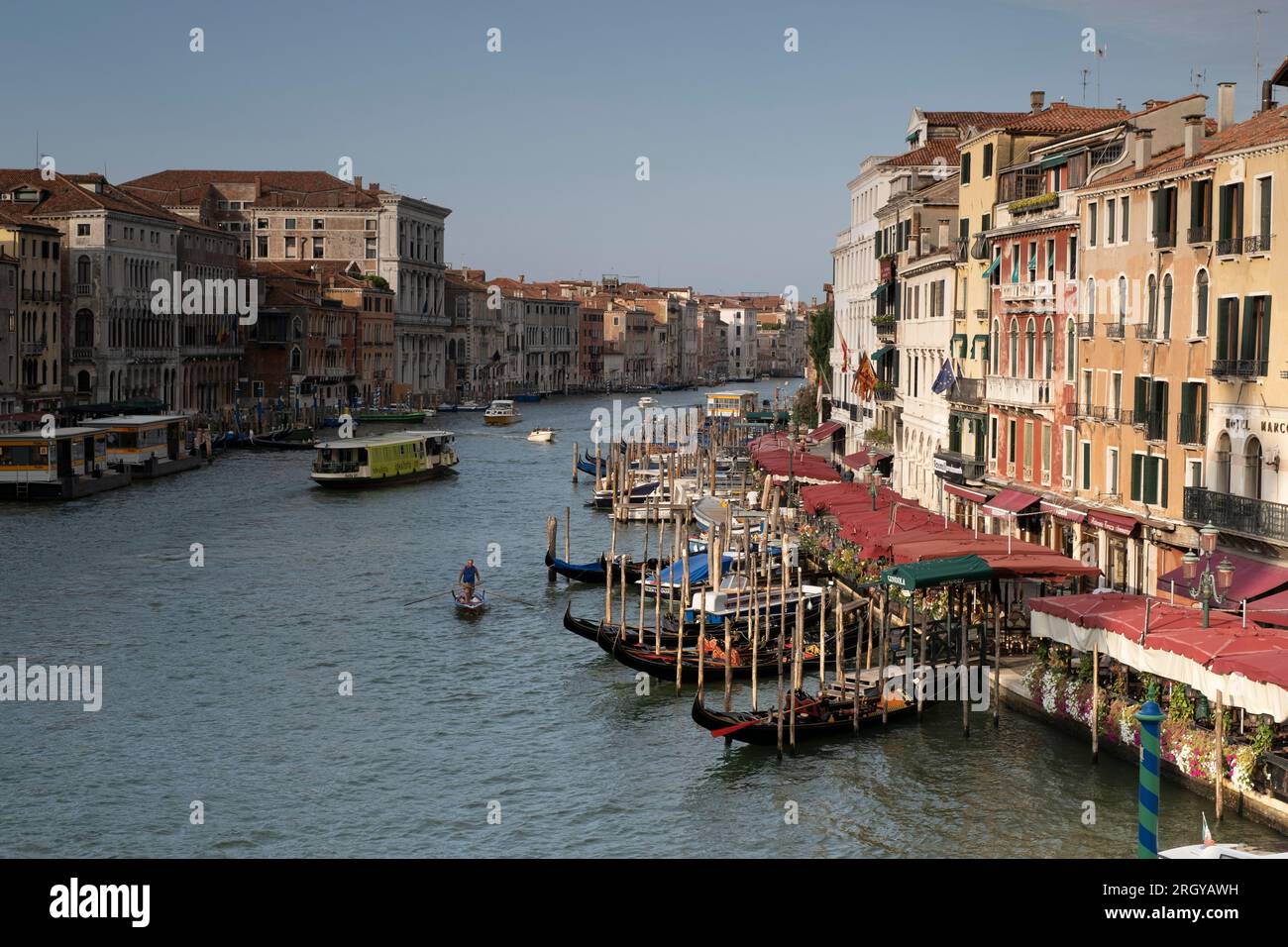 Side narrow boat grand hi-res stock photography and images - Alamy