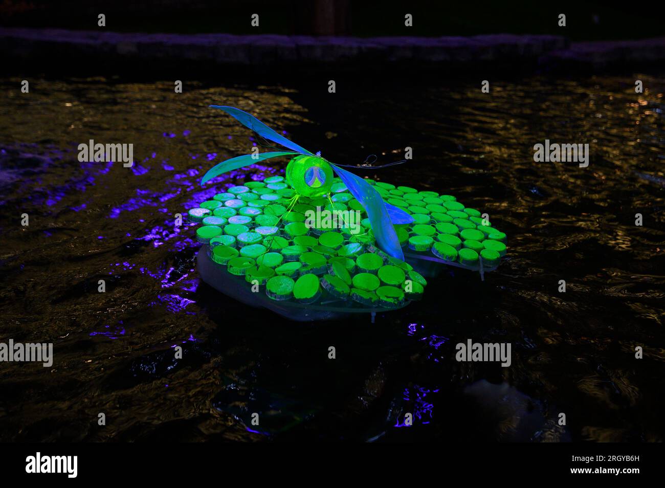 floating sculptures made out of recycled plastic - Canary Wharf Winter ...