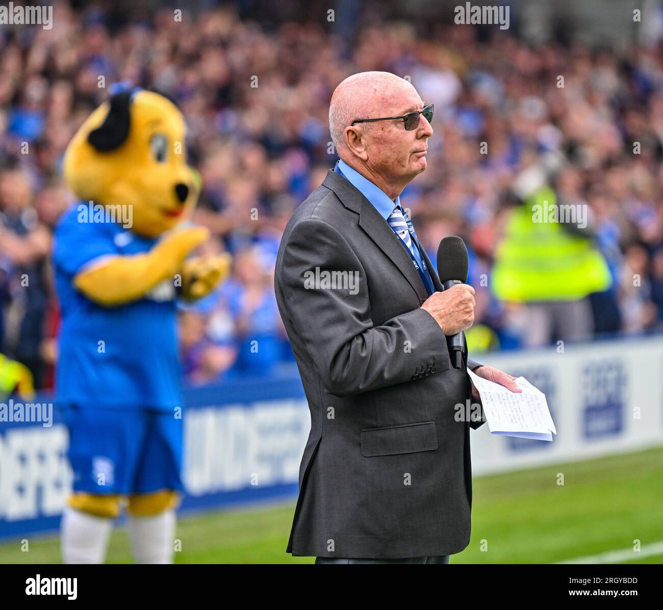 Efl mascots hi-res stock photography and images - Alamy