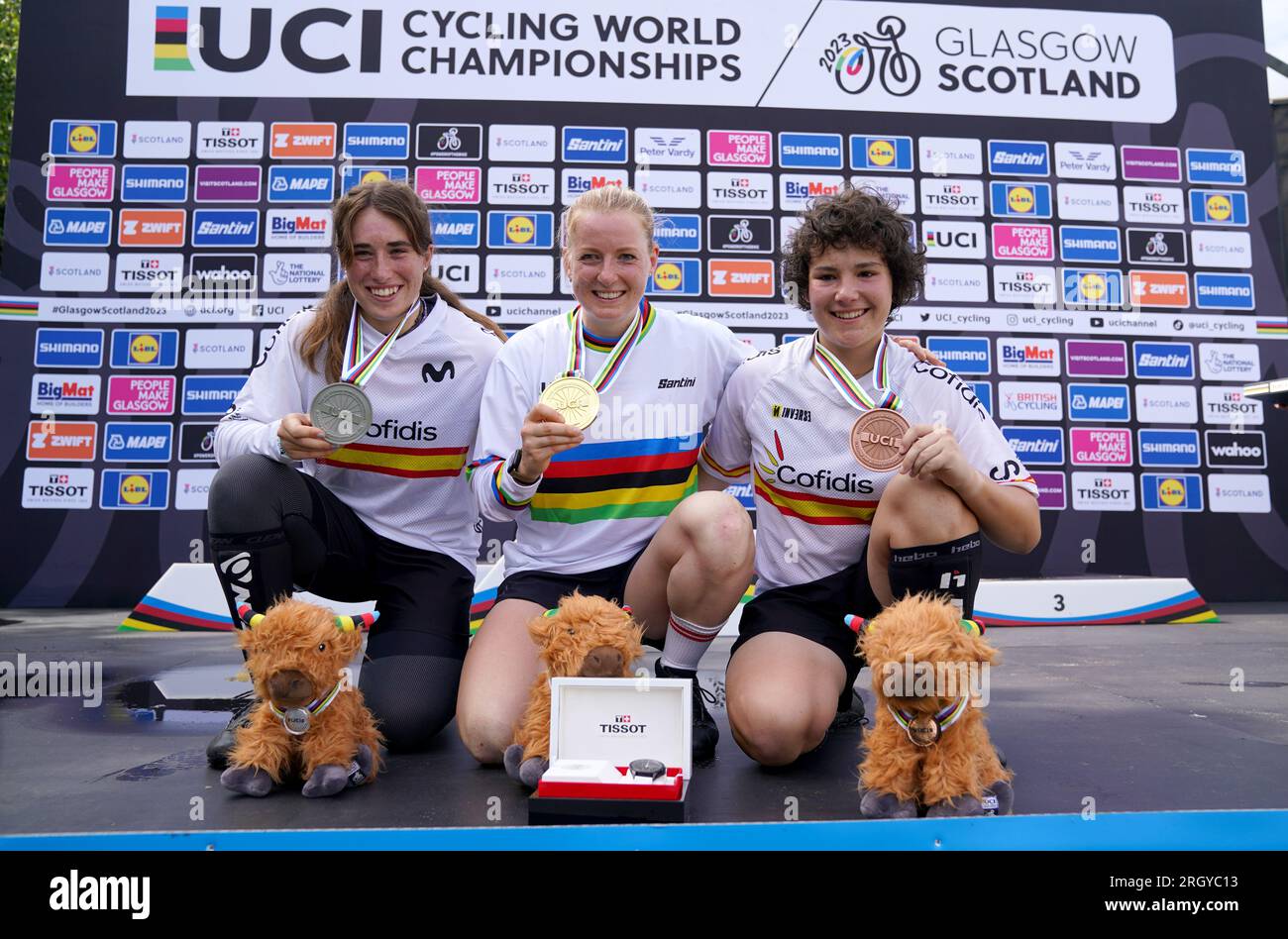 Germanys Nina Reichenbach with her gold medal alongside Spains Vera ...