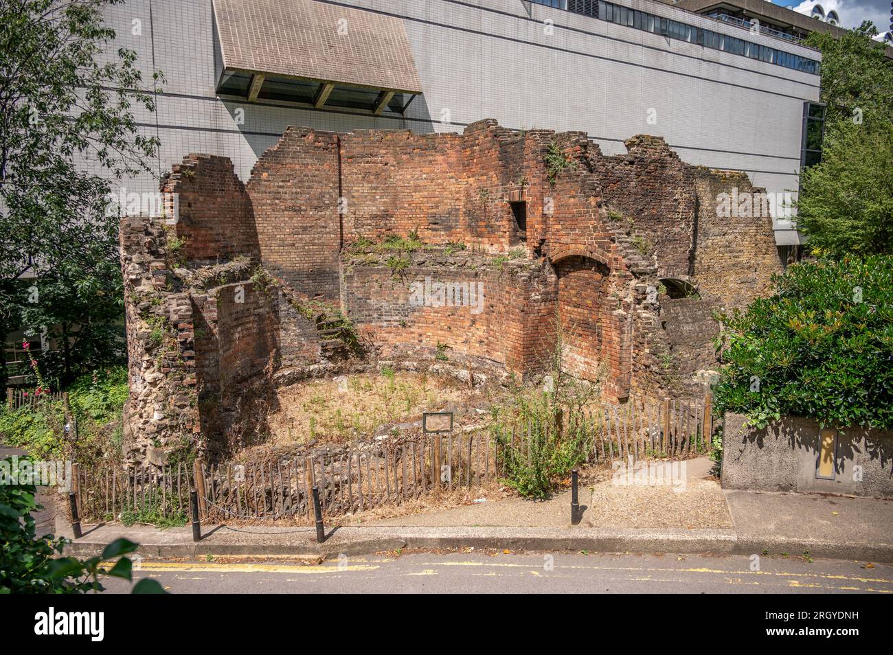 Old remants of the Roman wall around London, England Stock Photo - Alamy
