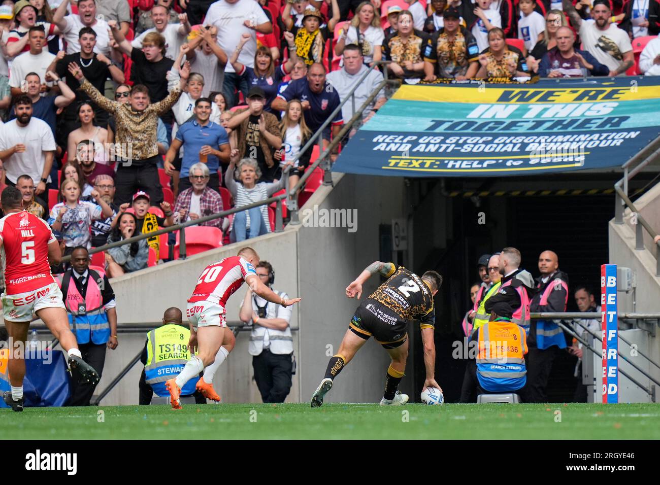 Tom briscoe hull kr hi-res stock photography and images - Alamy