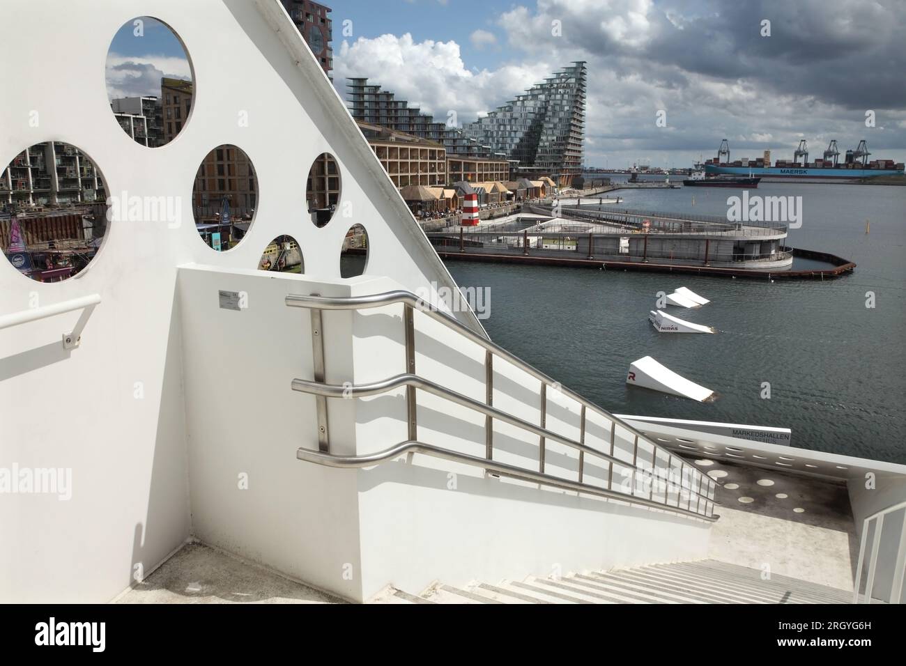 The Sailing Tower observation platform and the pointed AARhus ...