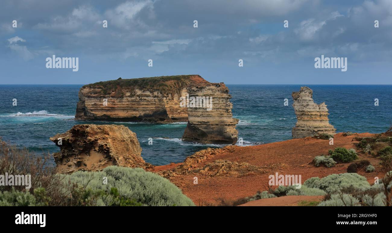 842 Wave-beaten rock stacks, islets and pillars off the Bay of Islands ...