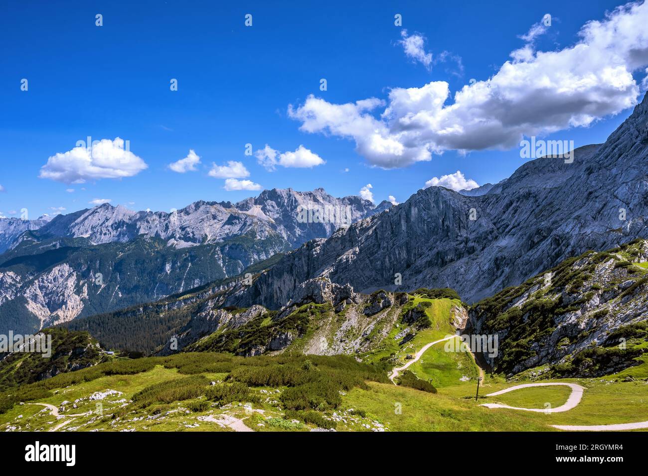 BAVARIA : ALPSITZ - VIEW FROM THE OSTERFELDERKOPF Stock Photo - Alamy