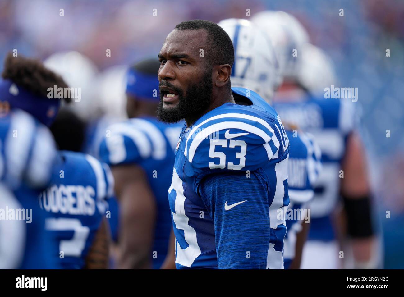 Indianapolis Colts linebacker Shaquille Leonard (53) warms up before an ...
