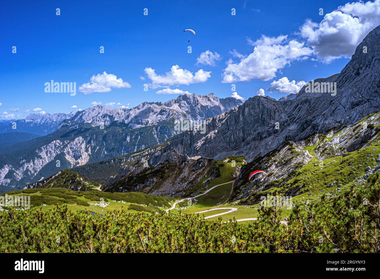 Alpspitzbahn cable car hi-res stock photography and images - Alamy