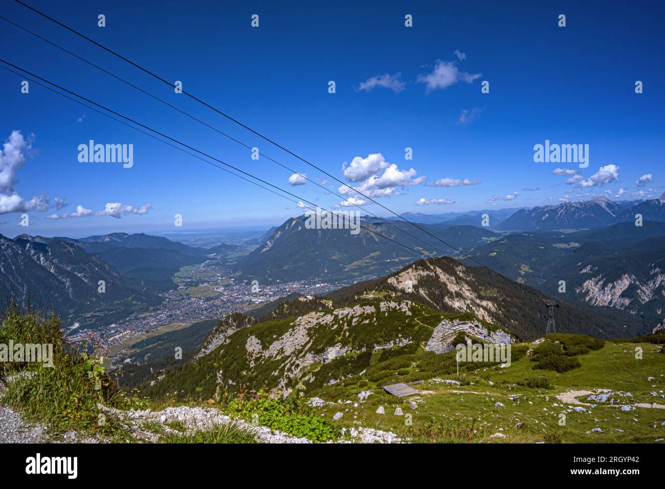 BAVARIA : ALPSITZ - VIEW FROM THE OSTERFELDERKOPF Stock Photo - Alamy