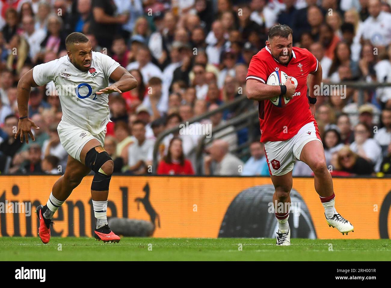 Sam Parry of Wales makes a break during the 2023 Summer Series match England vs Wales at ...