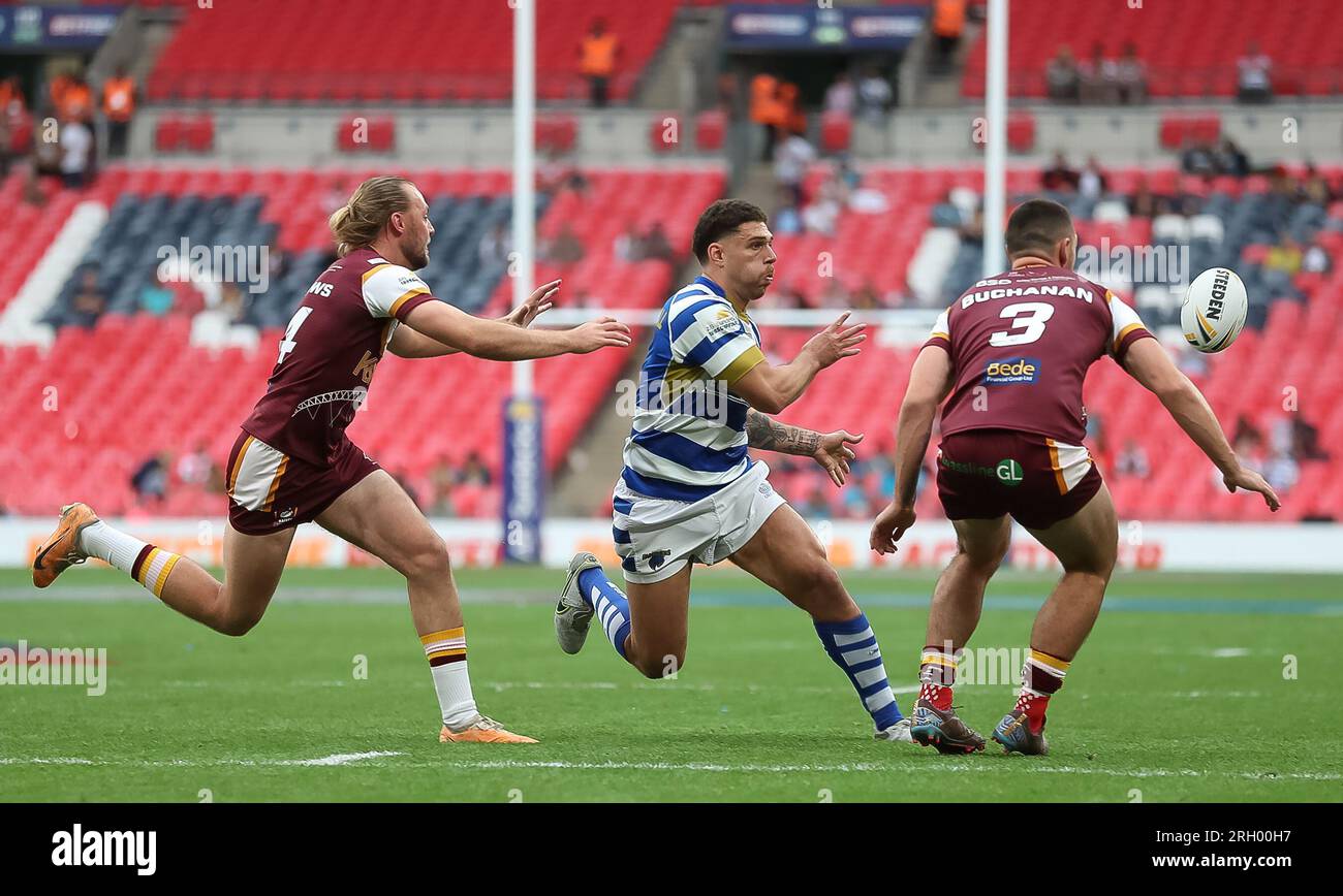 Halifax, UK. 12th Aug, 2023. James Woodburn hall makes a pass*** during ...