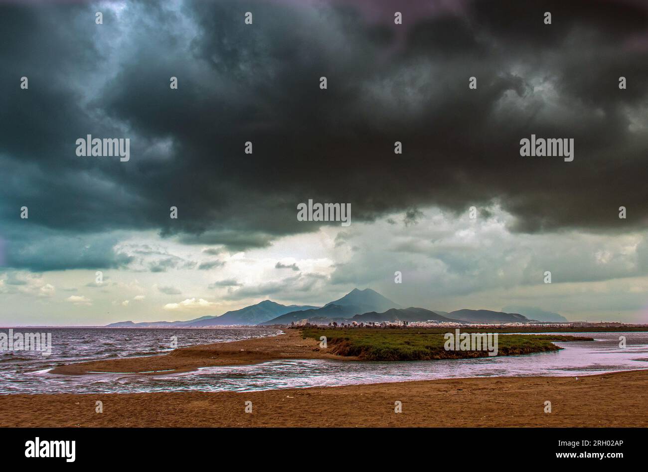 Foreboding Skies: Dark Clouds Before the Rain Stock Photo - Alamy