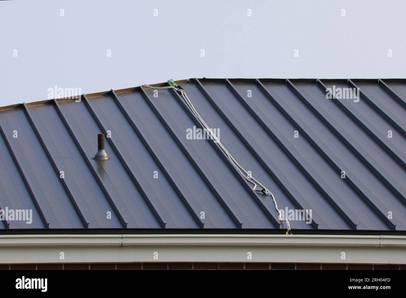 Classic building roof, corrugated metal Stock Photo - Alamy