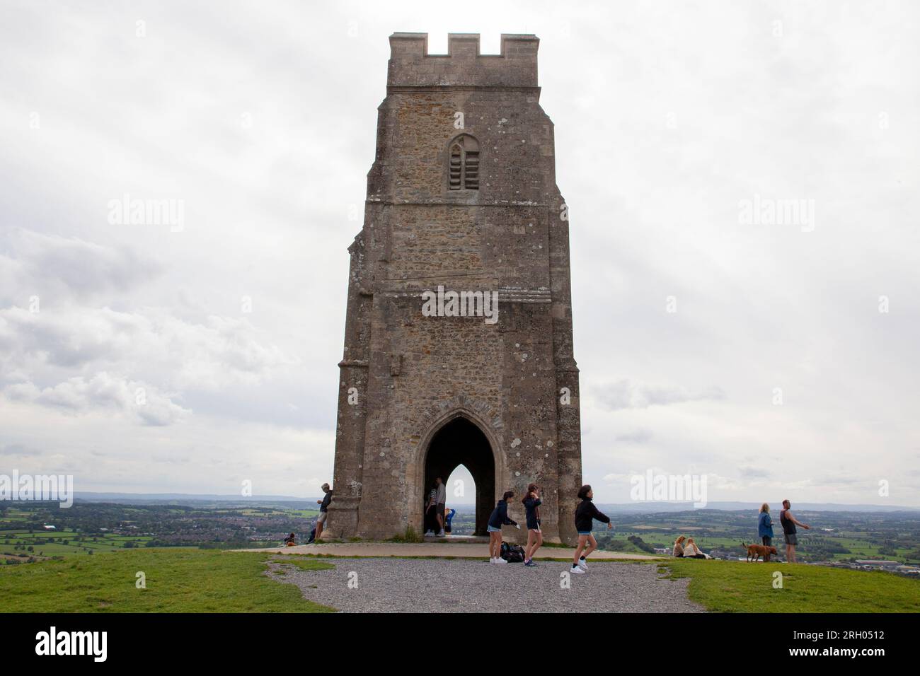 St michaels tower glastonbury tor hi-res stock photography and images ...