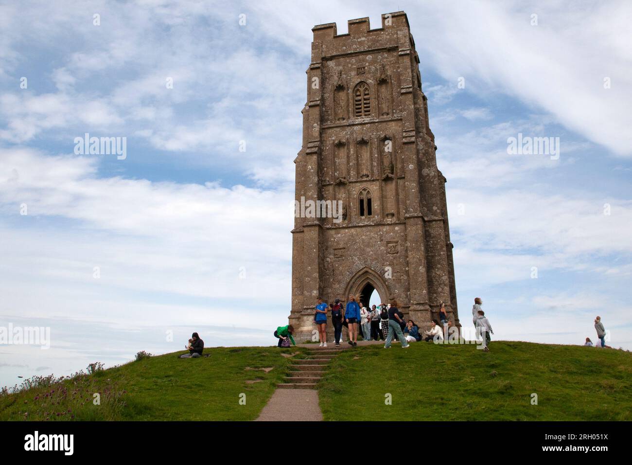 St michaels tower glastonbury tor hi-res stock photography and images ...