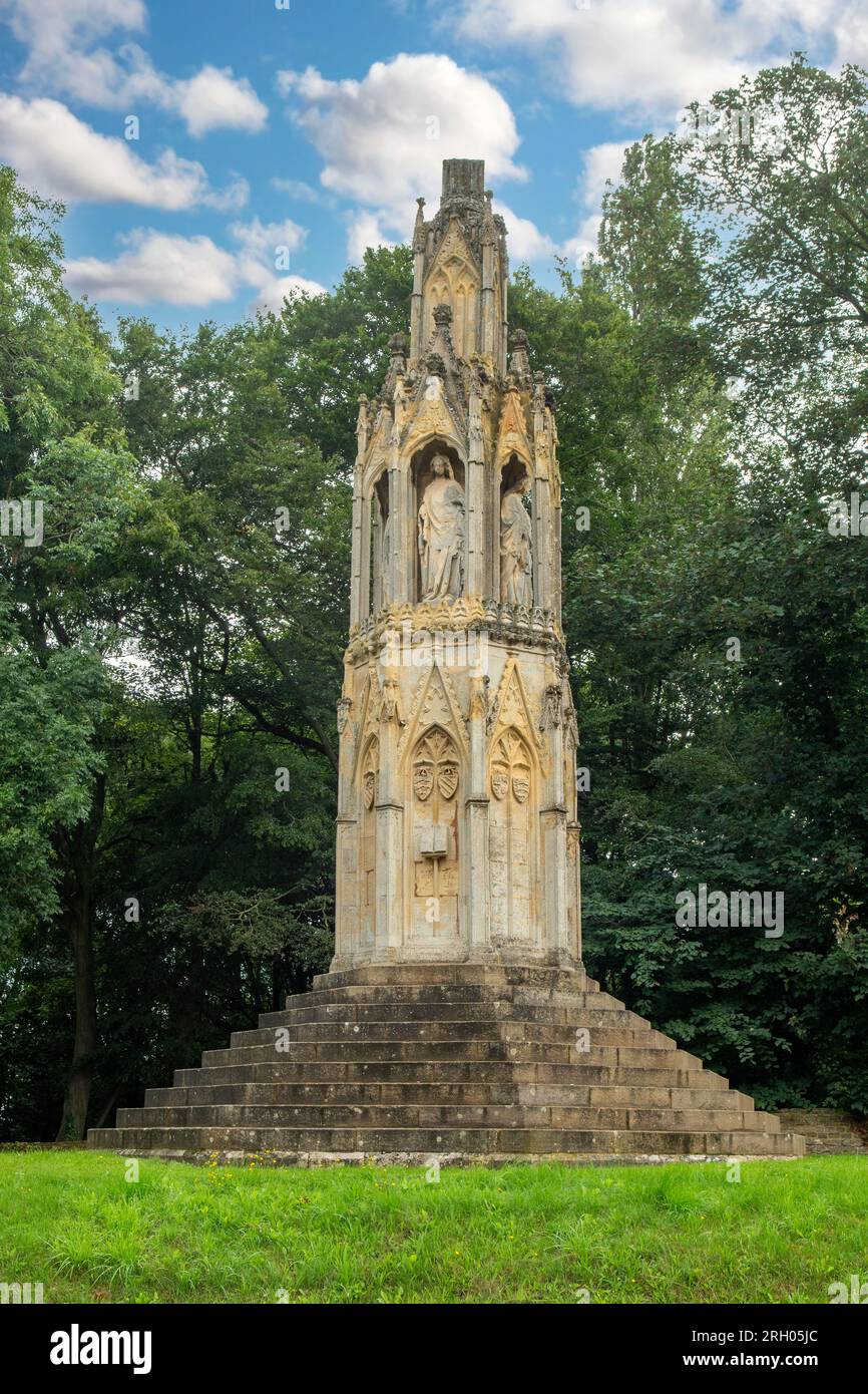Eleanor’s cross hi-res stock photography and images - Alamy