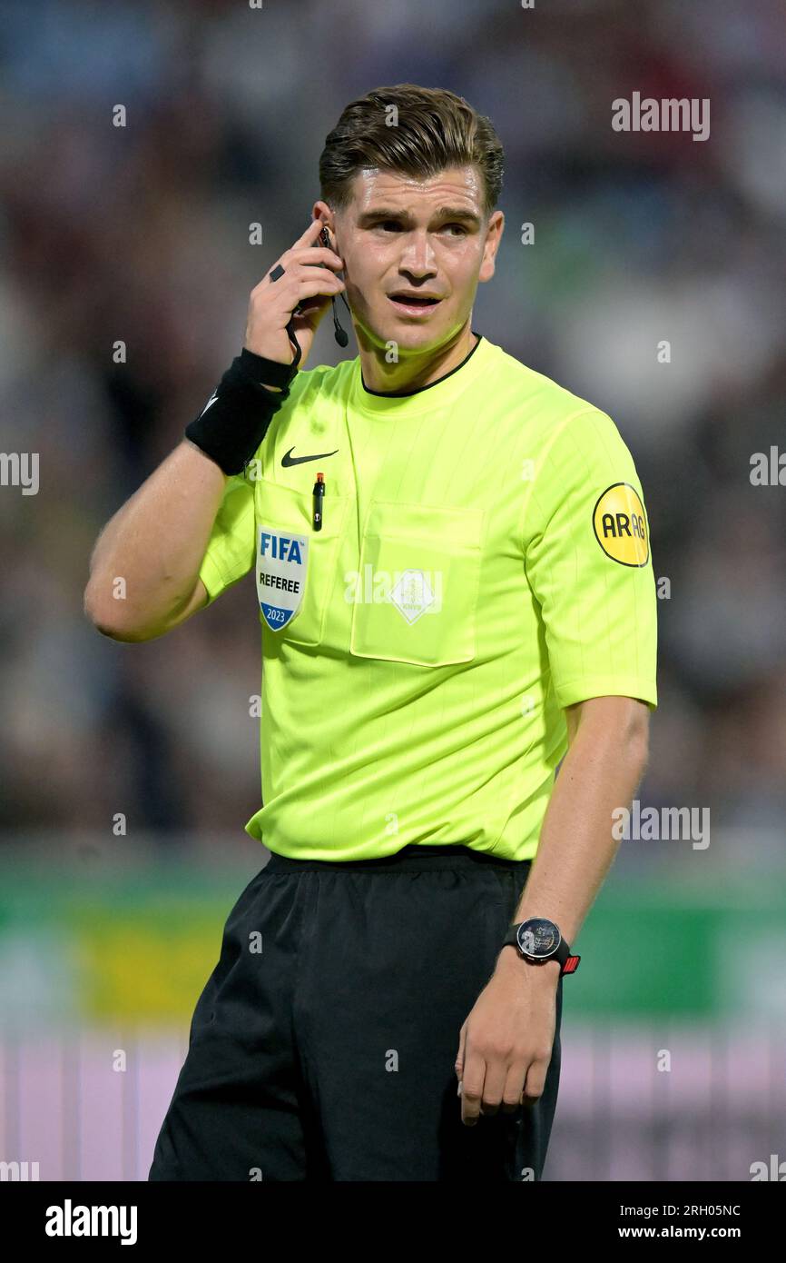 ZWOLLE - Referee Joey Kooij during the Dutch premier league match ...