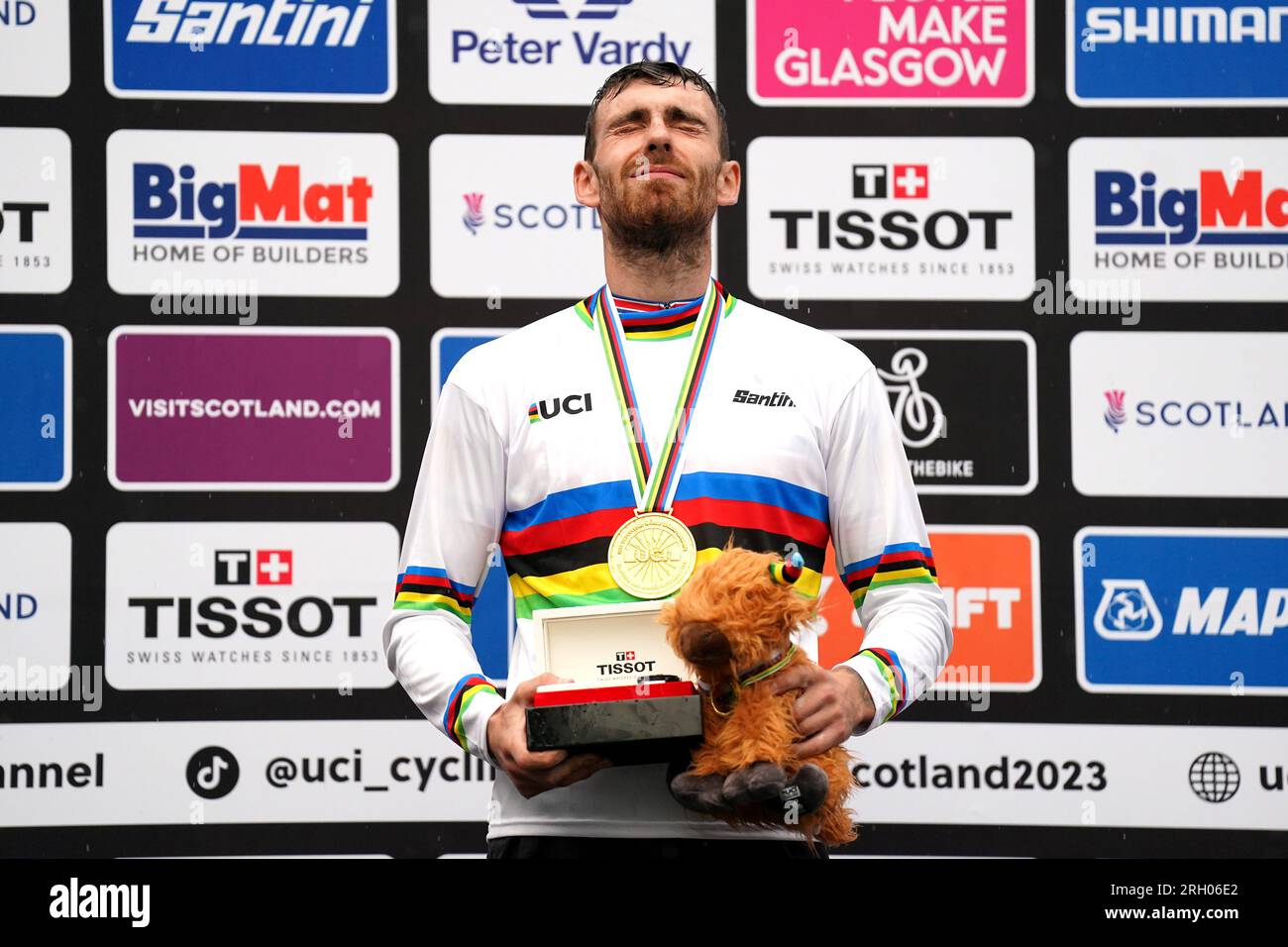 Great Britain's Jack Carthy celebrates with the gold medal after ...