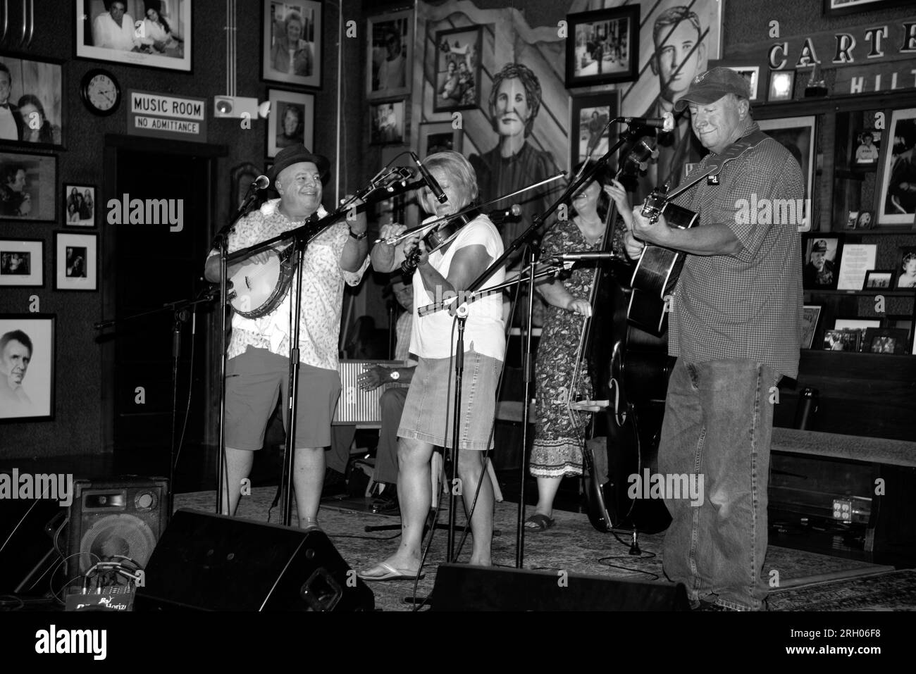 Hillbilly band hi-res stock photography and images - Alamy