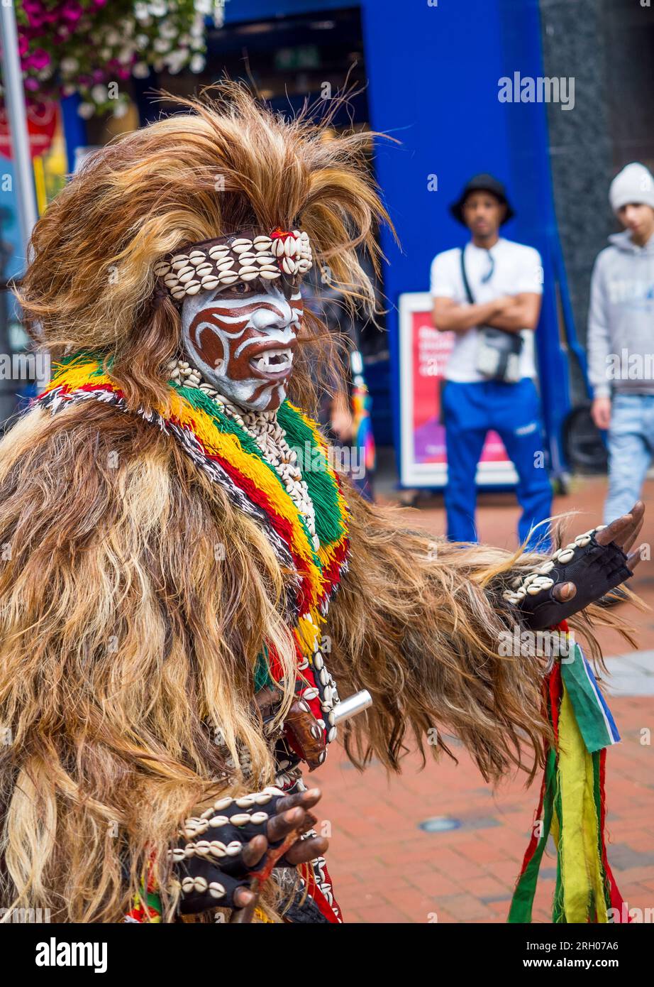 Lion dancing hi-res stock photography and images - Alamy