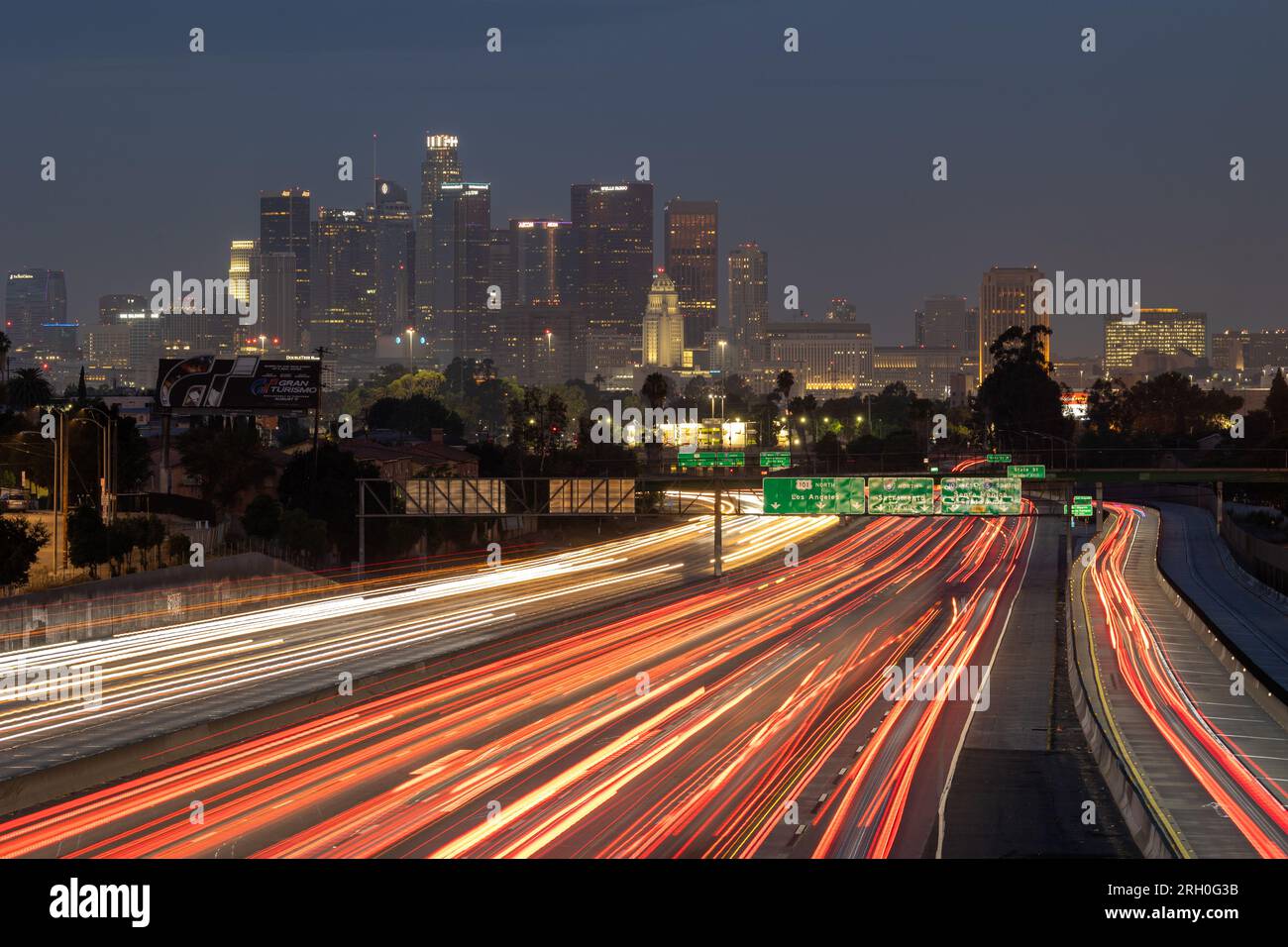 Morning traffic on Interstate 10 heading into downtown Los Angeles ...