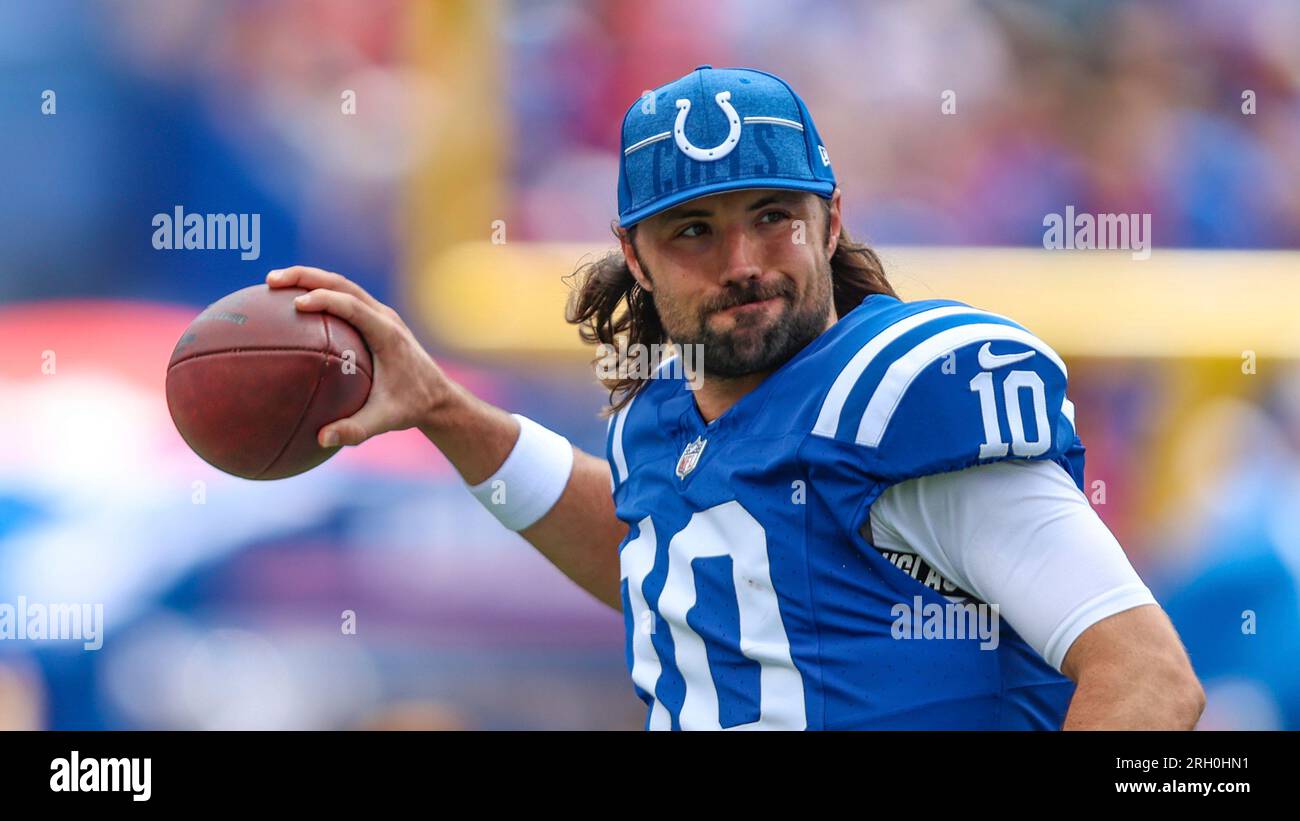 Indianapolis Colts quarterback Gardner Minshew (10) warms up before an NFL pre-season football ...