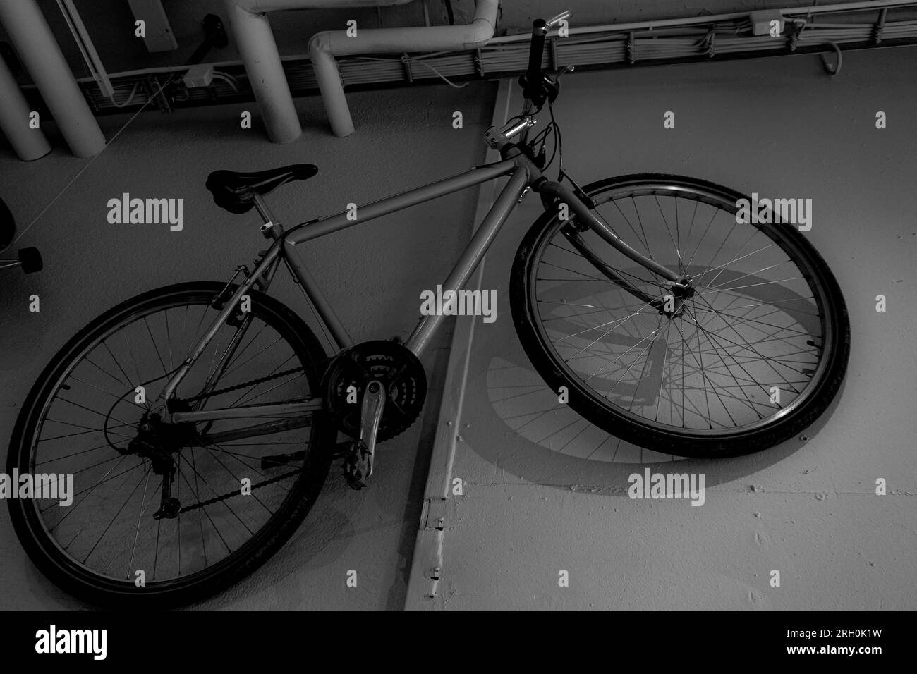 Side view of bicycle Black and White Stock Photos & Images - Alamy
