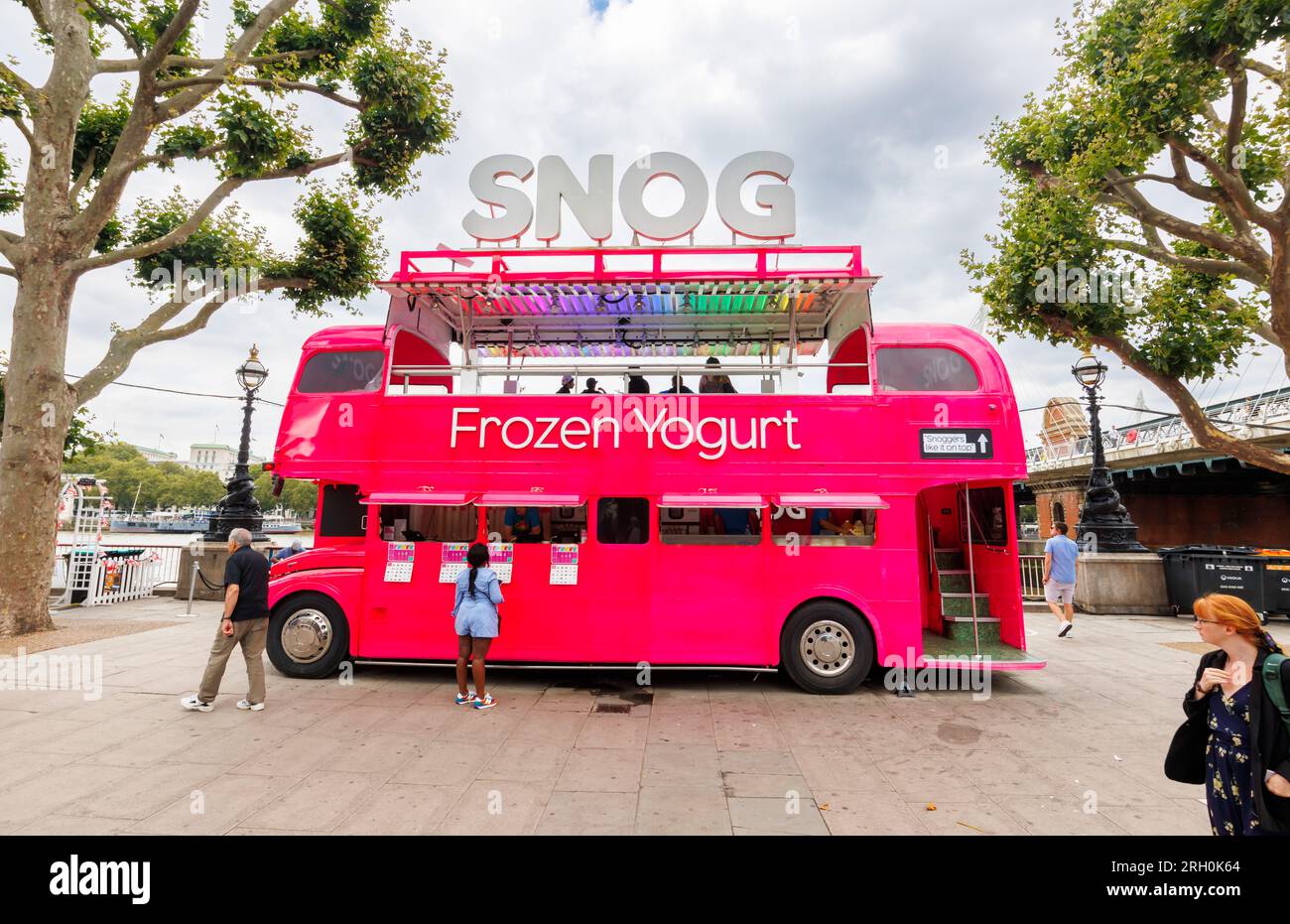 Converted bus hi-res stock photography and images - Alamy