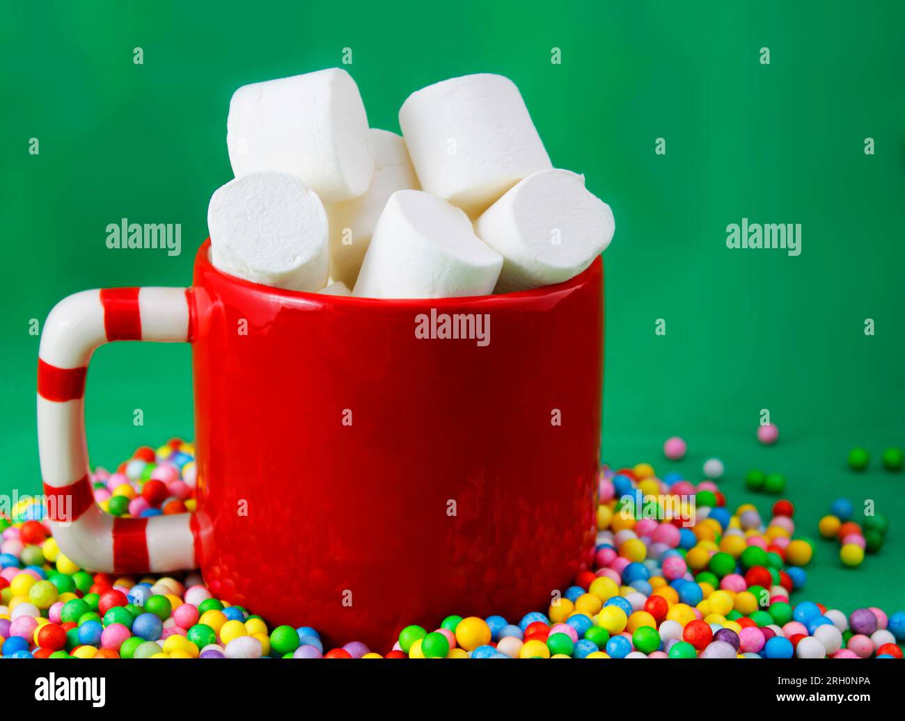 Many delicious sweet marshmallows hi-res stock photography and images ...