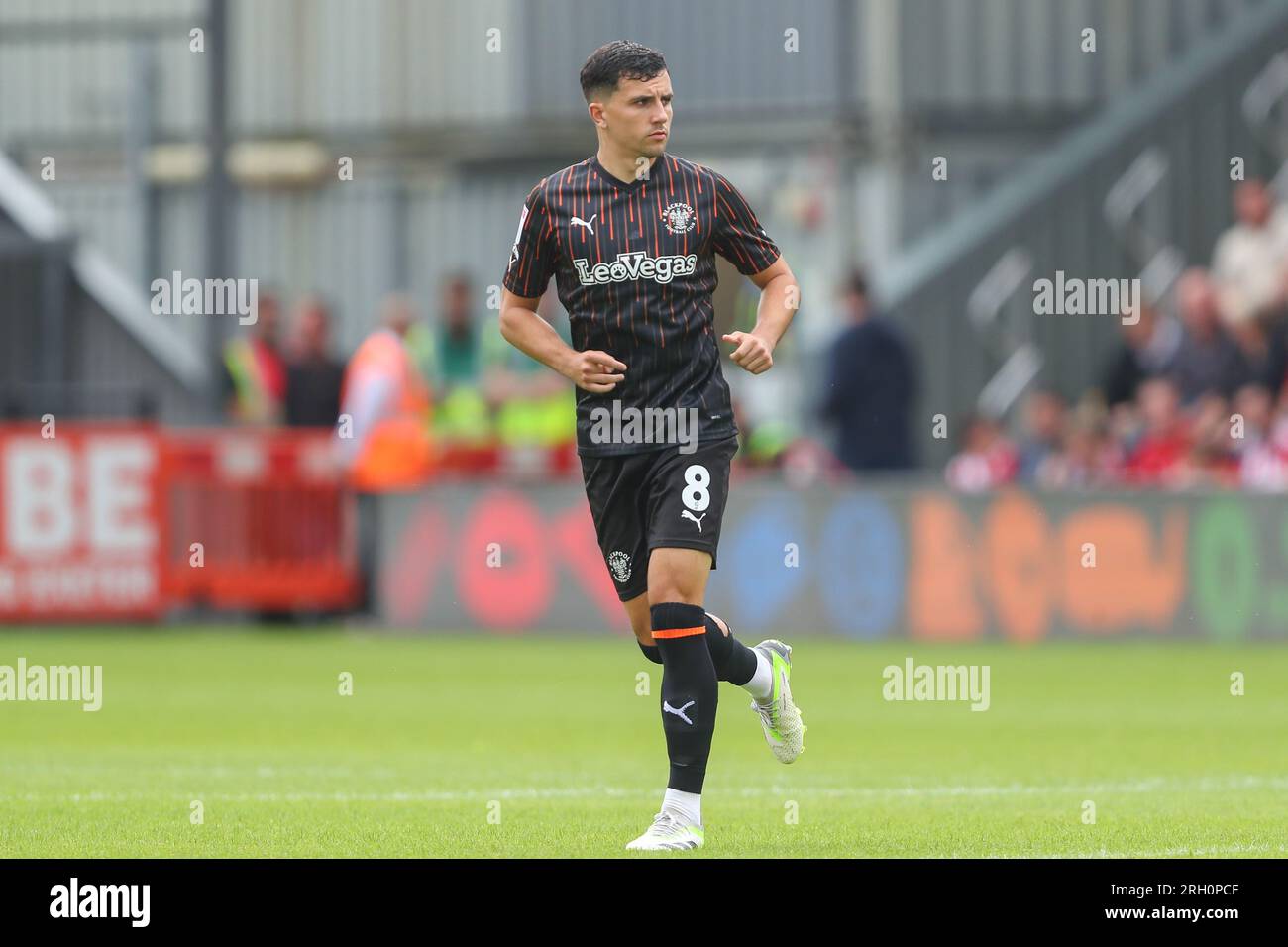 Albie Morgan #8 of Blackpool during the Sky Bet League 1 match Exeter ...