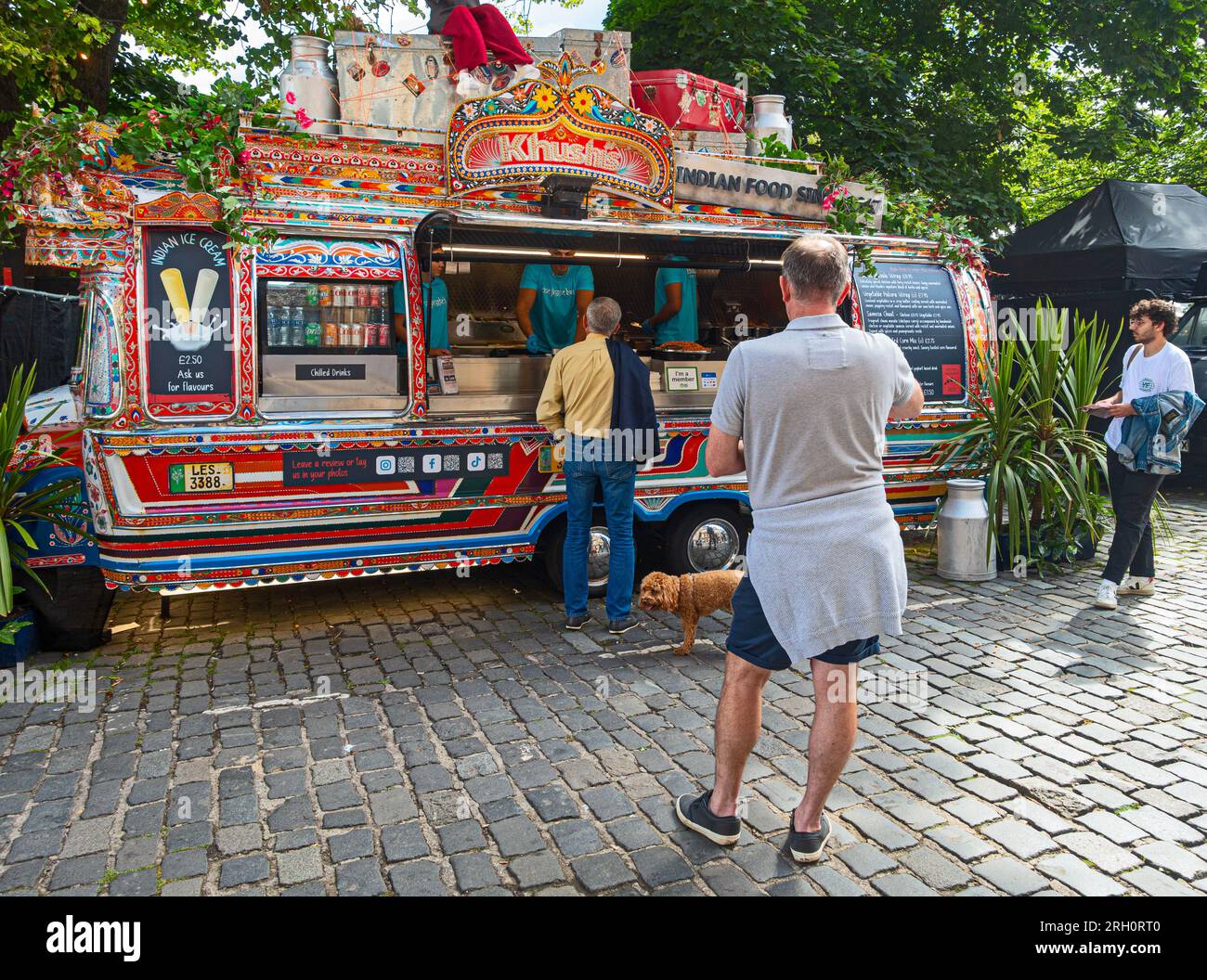 The pakistan bus hi-res stock photography and images - Alamy