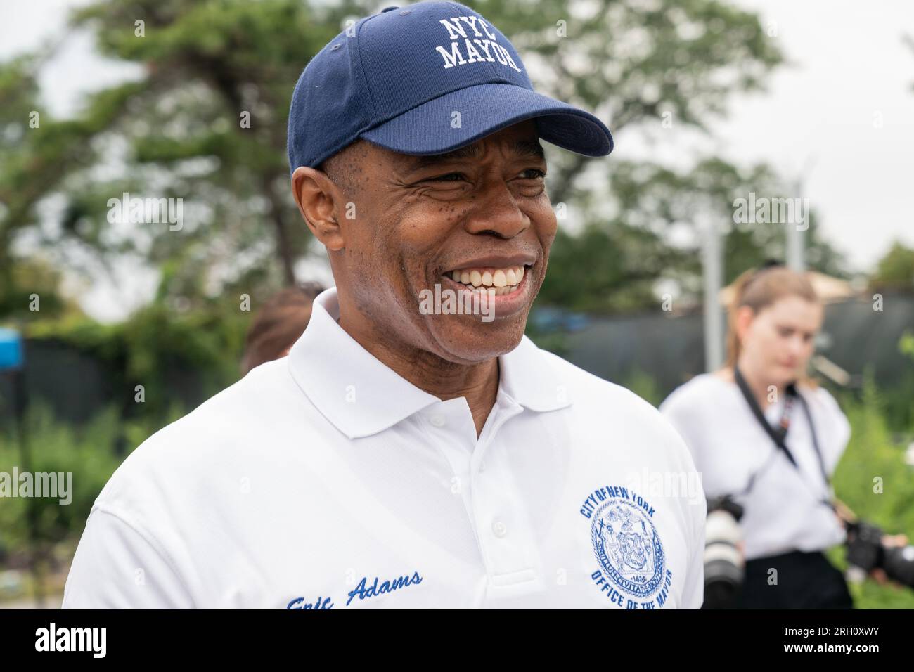 Mayor Eric Adams participates in Hong Kong Dragon Boat Festival race at ...