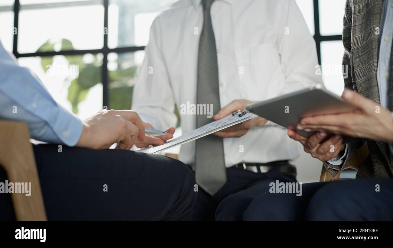 Male sales person customers hi-res stock photography and images - Alamy