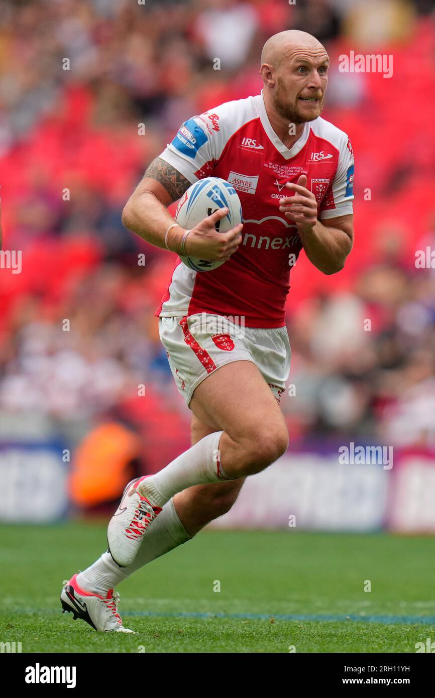 Dean Hadley #22 of Hull KR runs with the ball during the Betfred ...