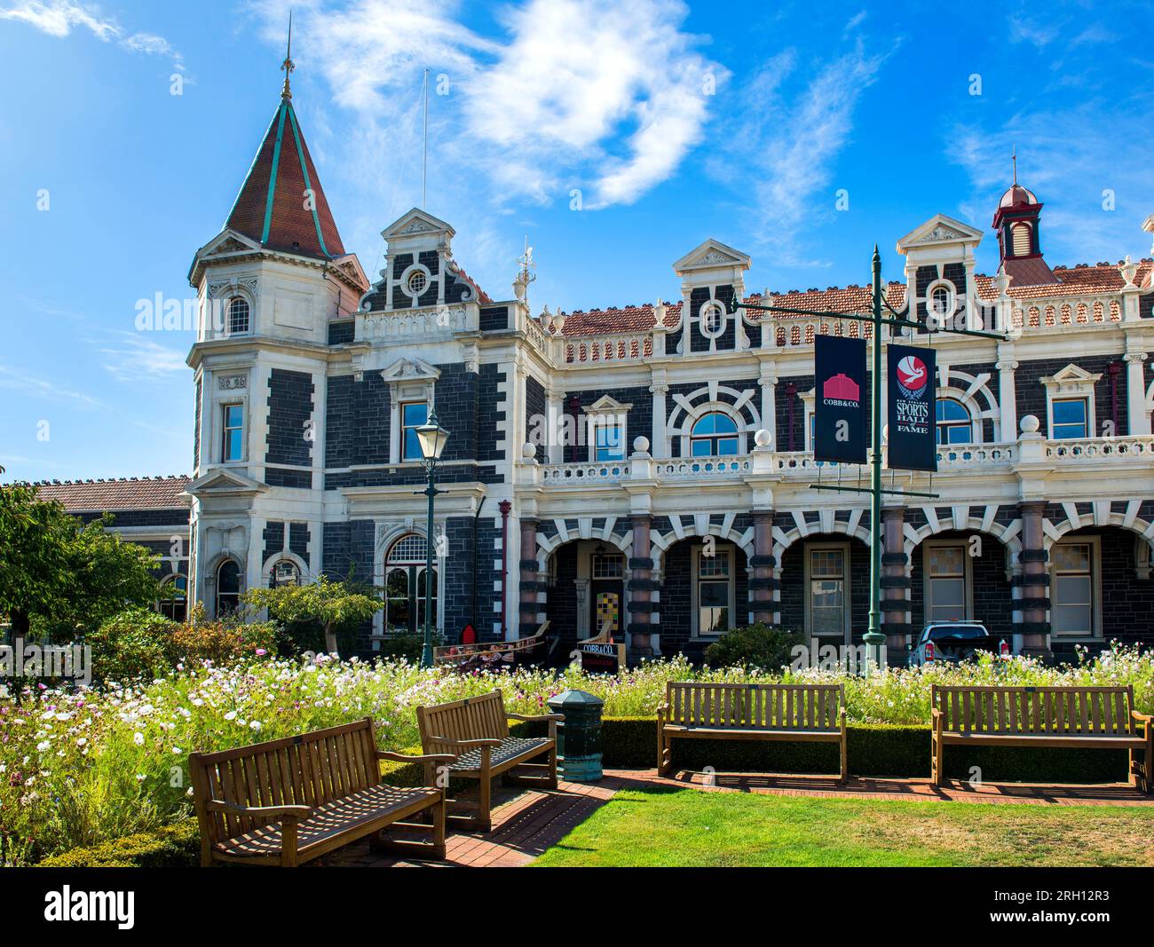 Dunedin Railway Station, Anzac Square, Dunedin, Otago Peninsula, South ...