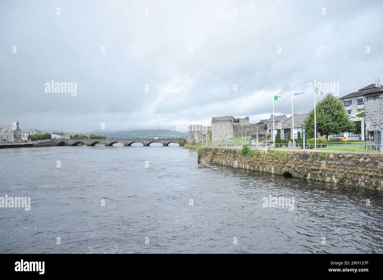 Limerick waterscape hi-res stock photography and images - Alamy
