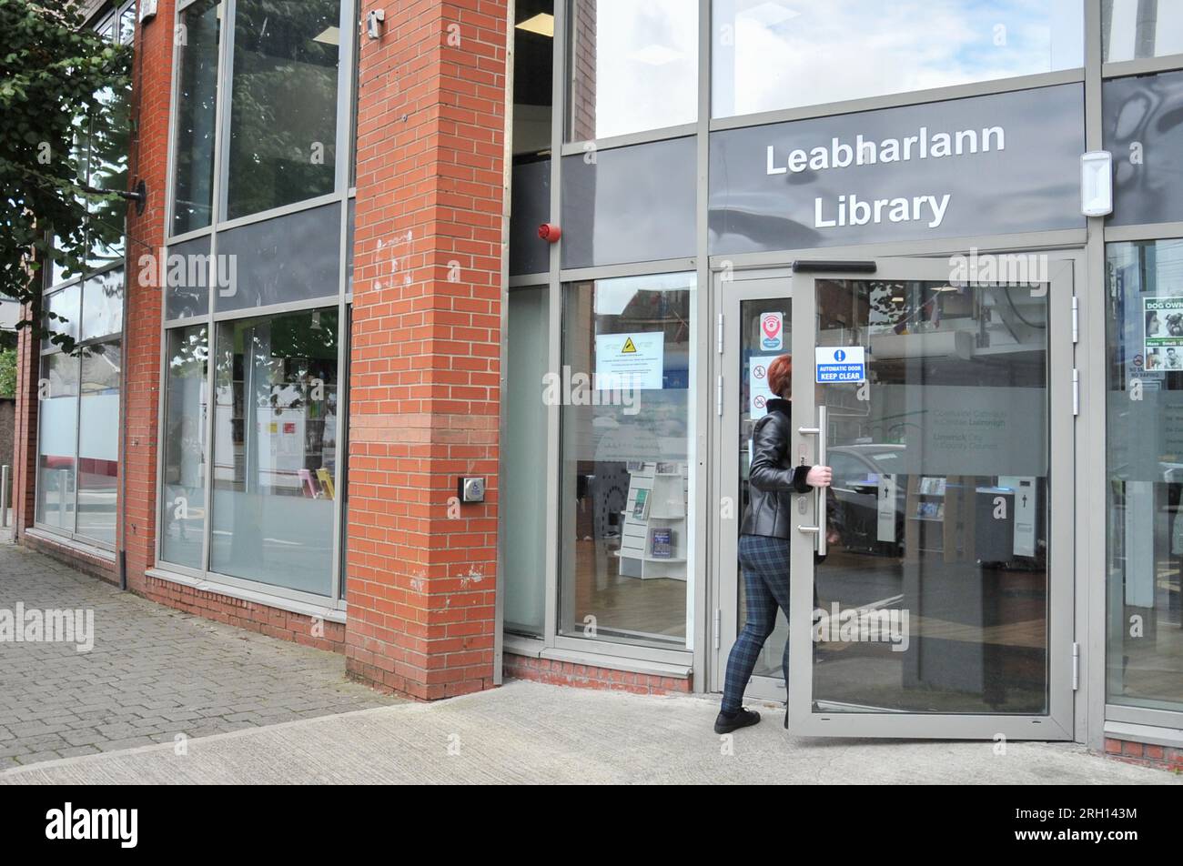 Limerick City library Stock Photo - Alamy