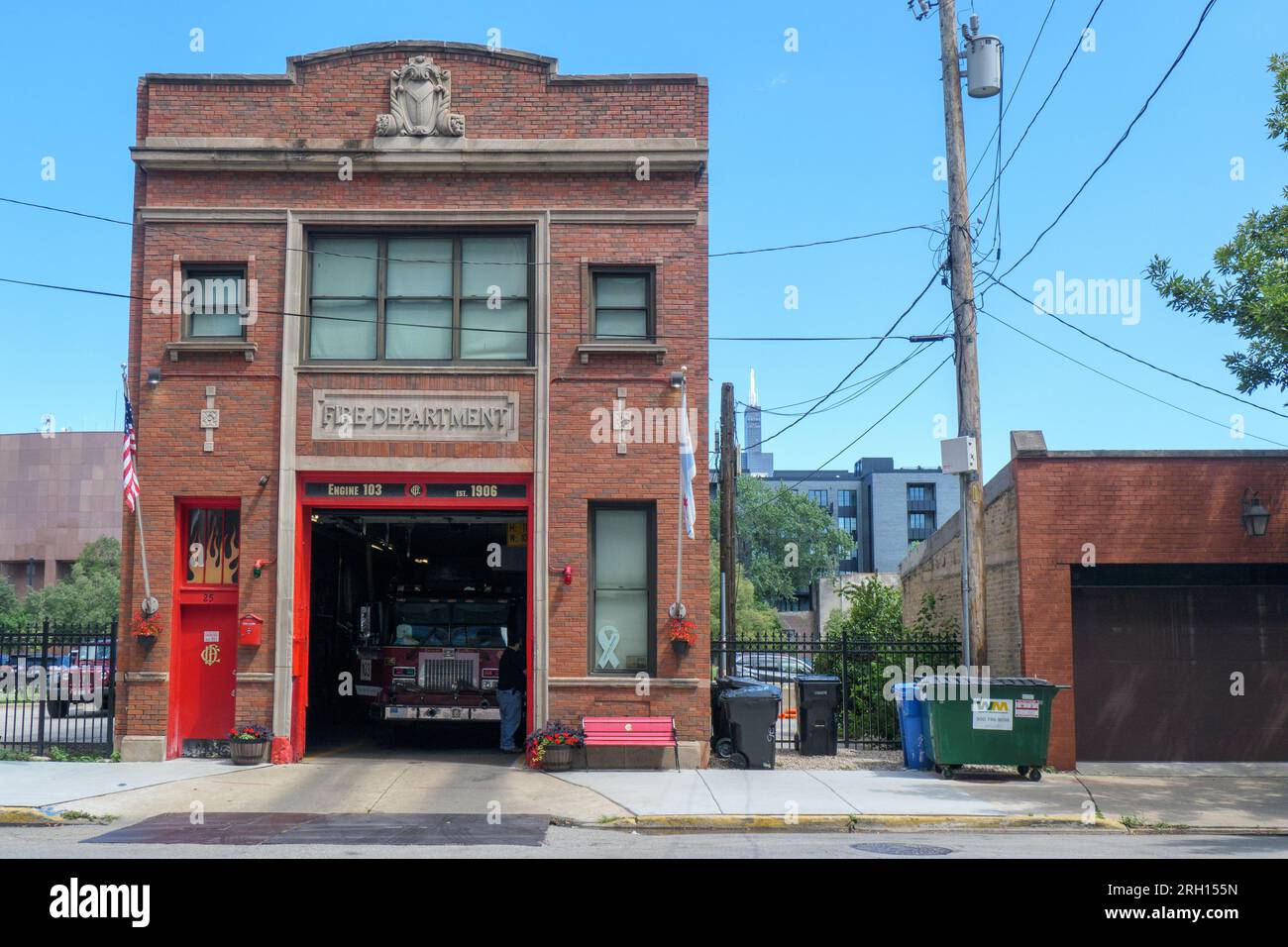 Chicago Fire Department Engine 103 Firehouse Stock Photo - Alamy